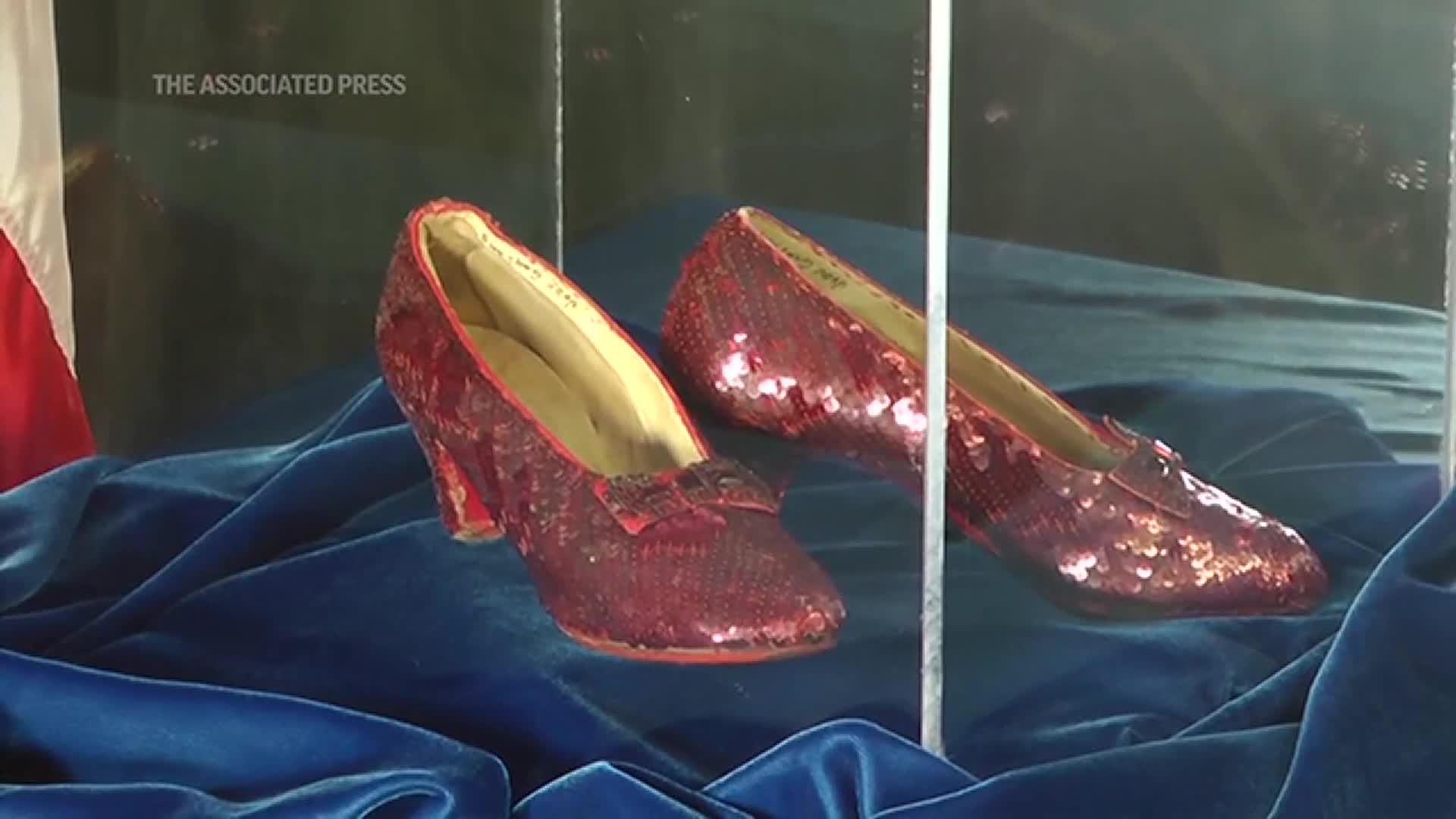 Thief who stole ‘Wizard of Oz’ ruby slippers sentenced